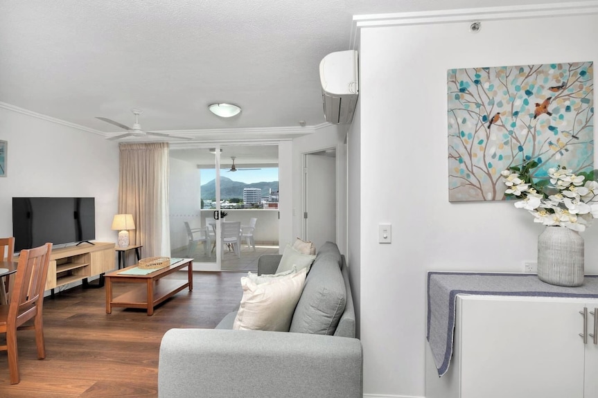 Easy Coastal Living In Cairns With Rooftop Pool - 케언스