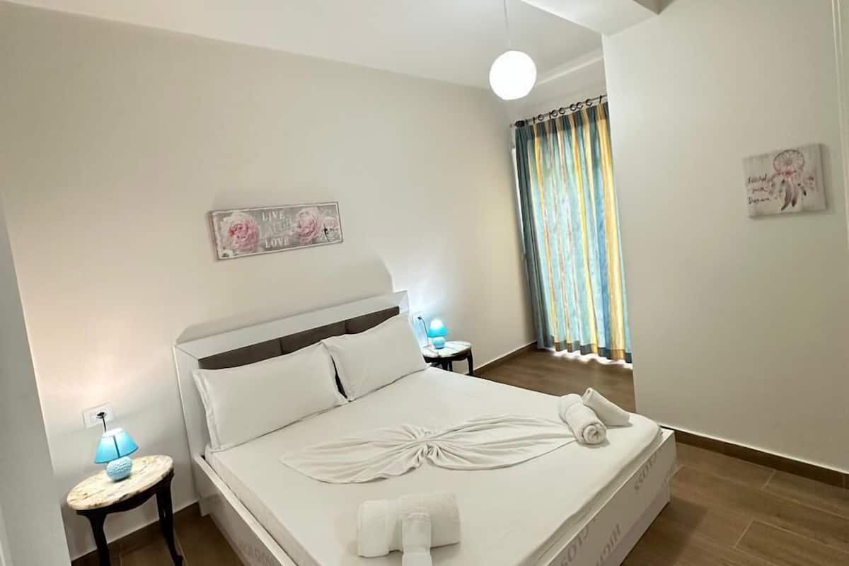 Apartamento Panorâmico, vista parcial para o mar | 2 quartos, ferro/tábua de engomar, Wi-fi grátis