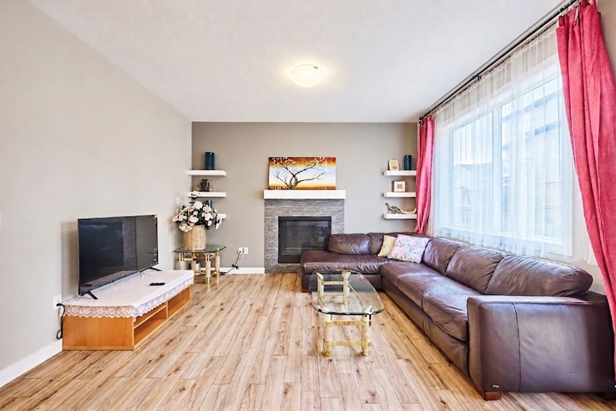 Calgary Mega-home: 7br, 2 Kitchens, 5 Baths! Groups, Family & Banff Getaway - Calgary