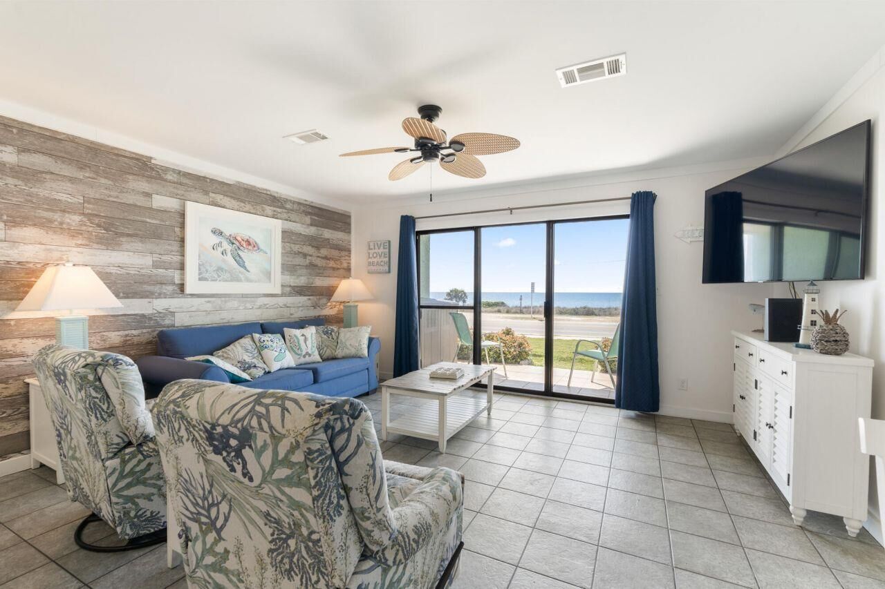 Book This Gulf Front Ground Floor Condo With Bunks & Pool - Well Stocked & More! - Laguna Beach, FL