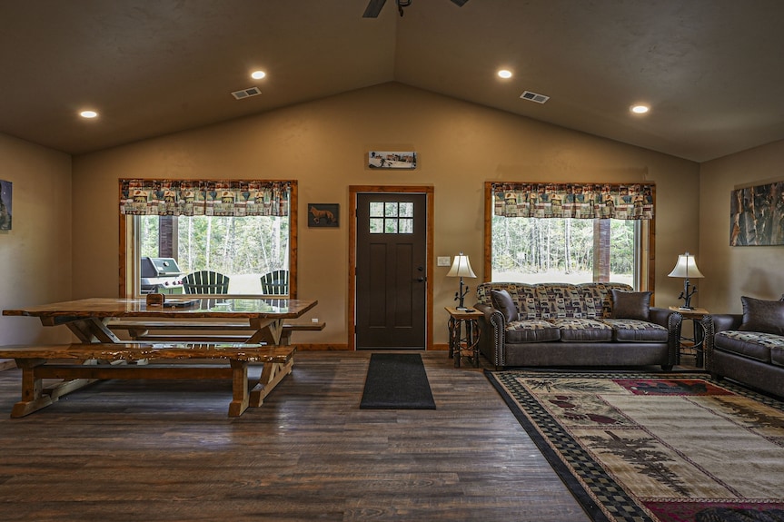 Contemporary Dog-friendly Cabins With Hot Tub, Fireplaces, Patios, & Game Room - Wisconsin