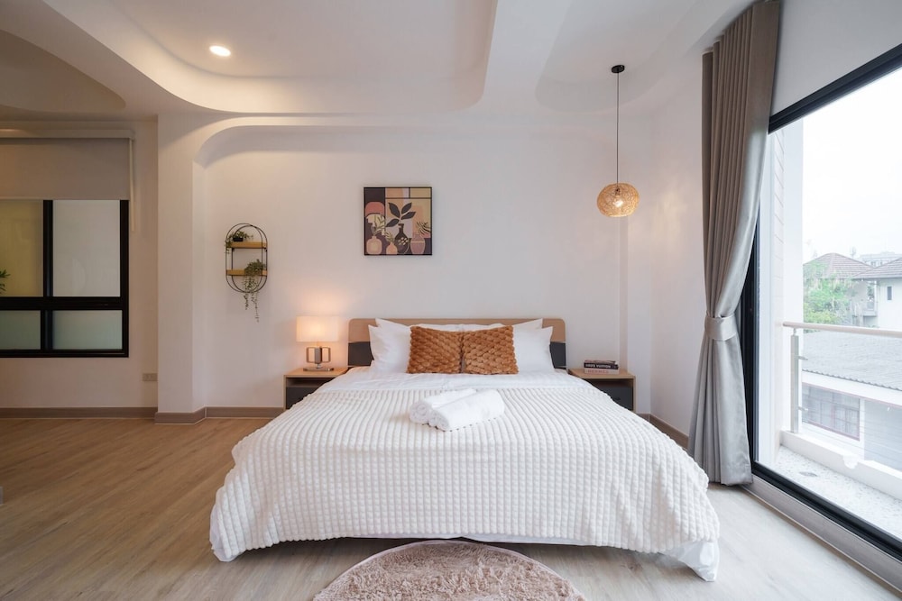 Ayas Retreat - Muji Ekkamai Pool Villa With 4 Bedrooms - Bangkok