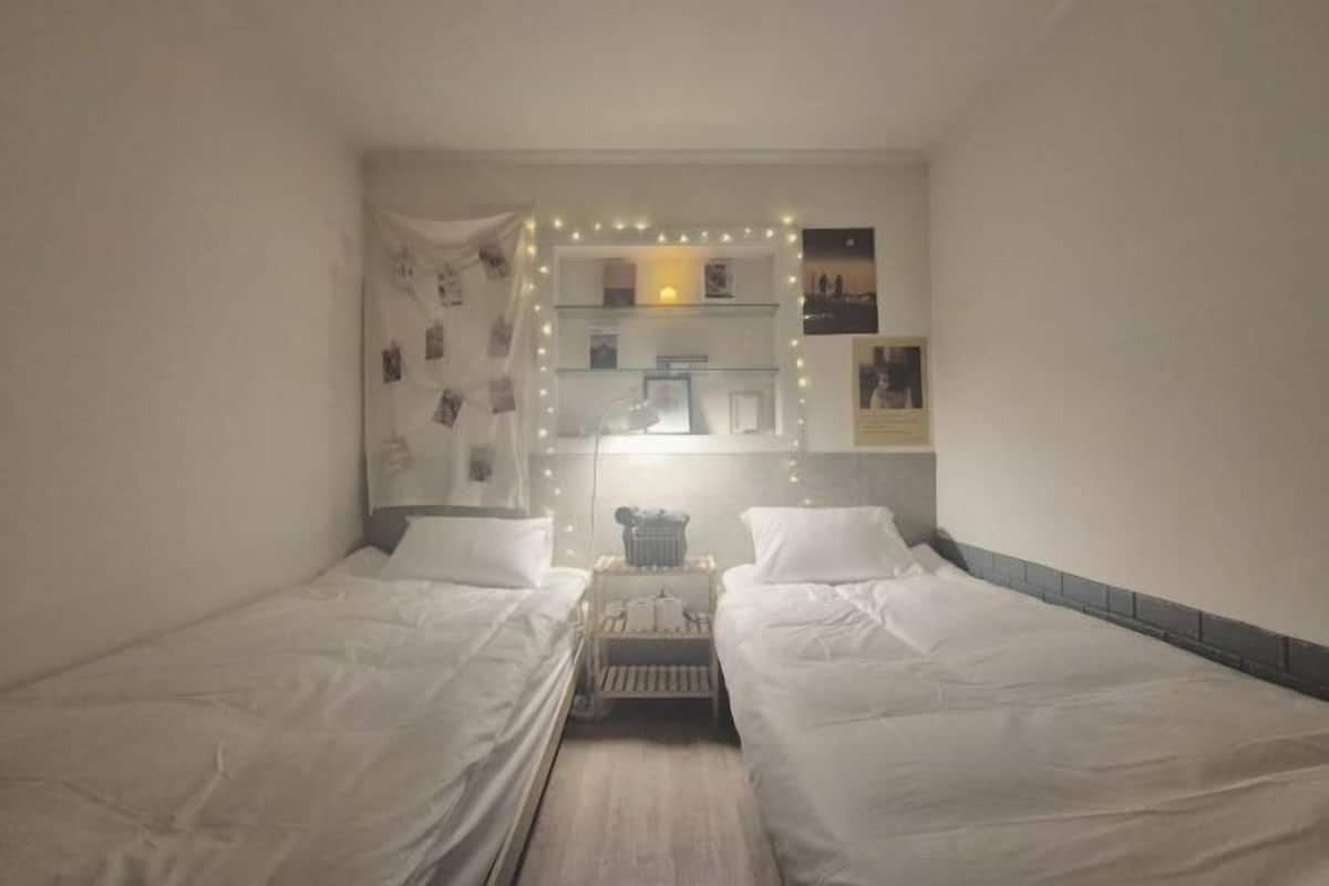 Wi-Fi de cortesia, roupa de cama