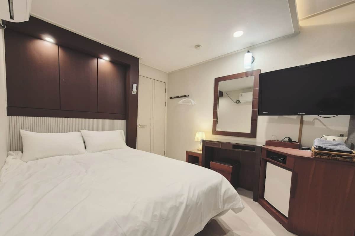 Quarto casal | Wi-Fi de cortesia, roupa de cama