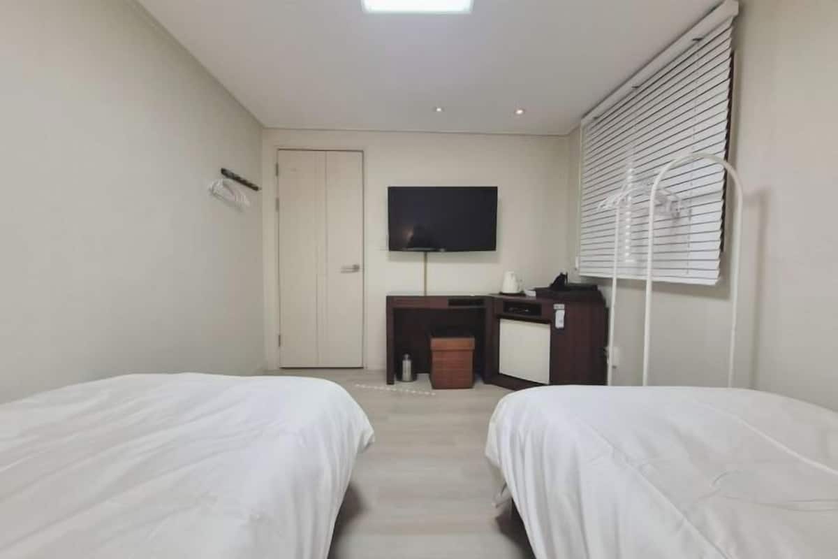 Wi-Fi de cortesia, roupa de cama