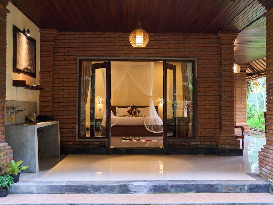 Quarto casal luxo, 1 cama King, para não fumantes, vista para o jardim | Individualmente mobiliados, escrivaninha