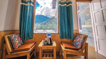 Quarto casal luxo, sacada, vista para a montanha