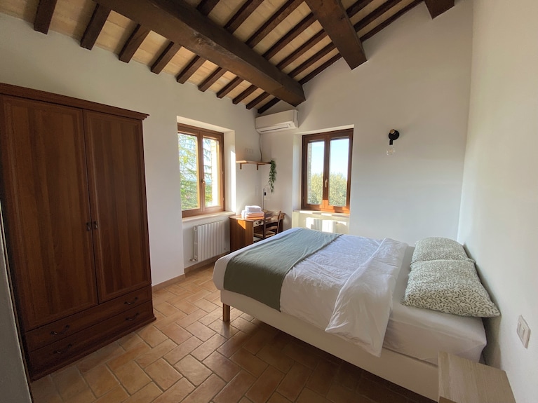 Relax In Our Bed & Breakfast Between Horses And Olive Trees. - Marche