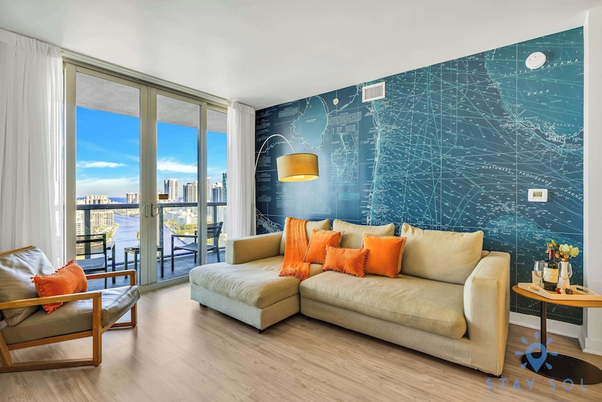 Beautiful Apartment W/ Private Balcony - Sunny Isles Beach, FL