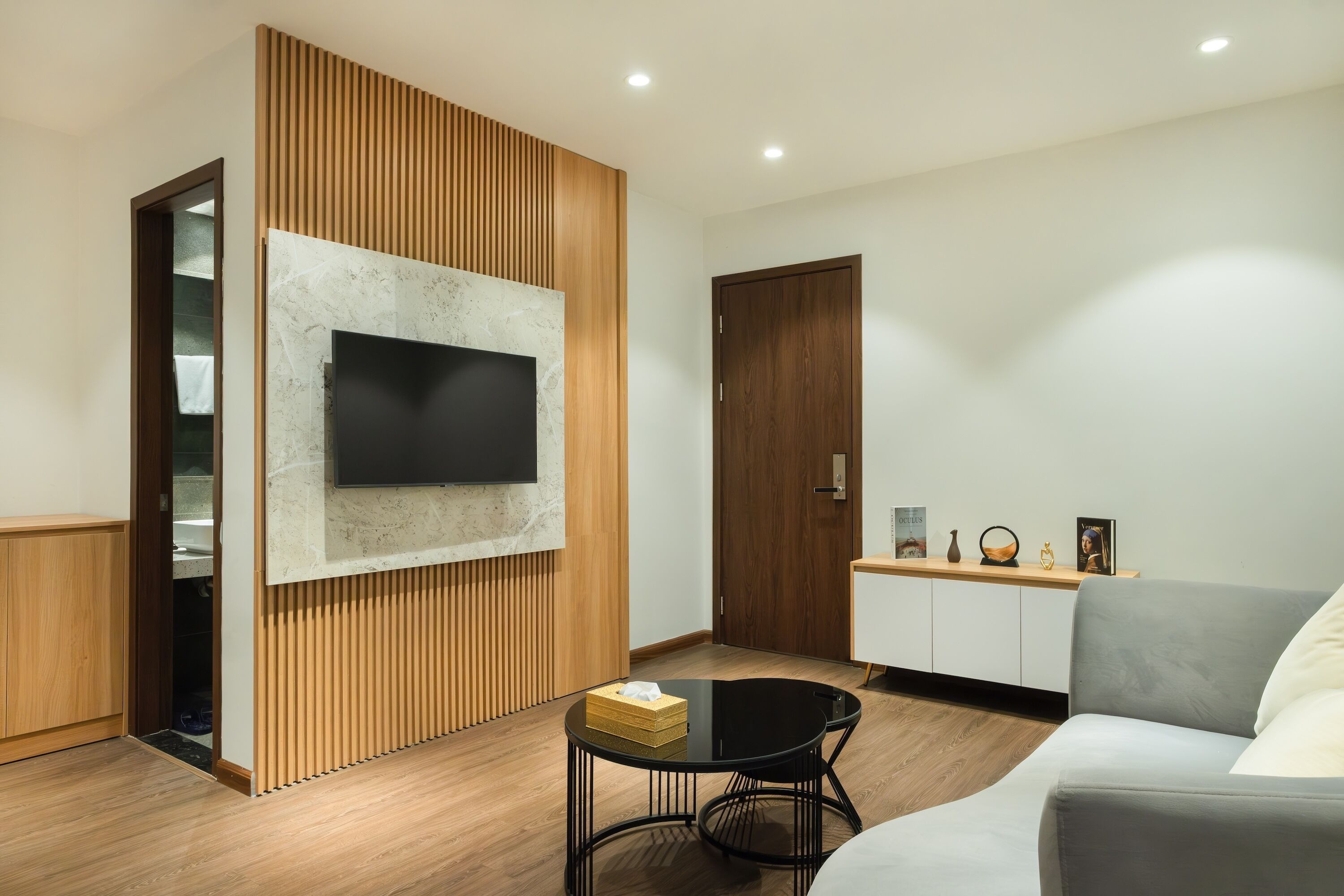 Apartamento Deluxe | Sala | Televisor LED de 42 polegadas com canais por cabo 