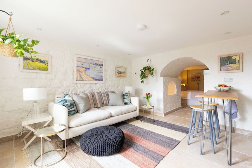 A Tastefully Designed Studio Set Just A Few Steps Away From Arundel Town Centre - Littlehampton