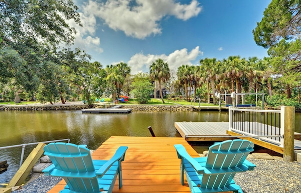 Outdoor Oasis: Canal-front Home In Crystal River - Crystal River, FL