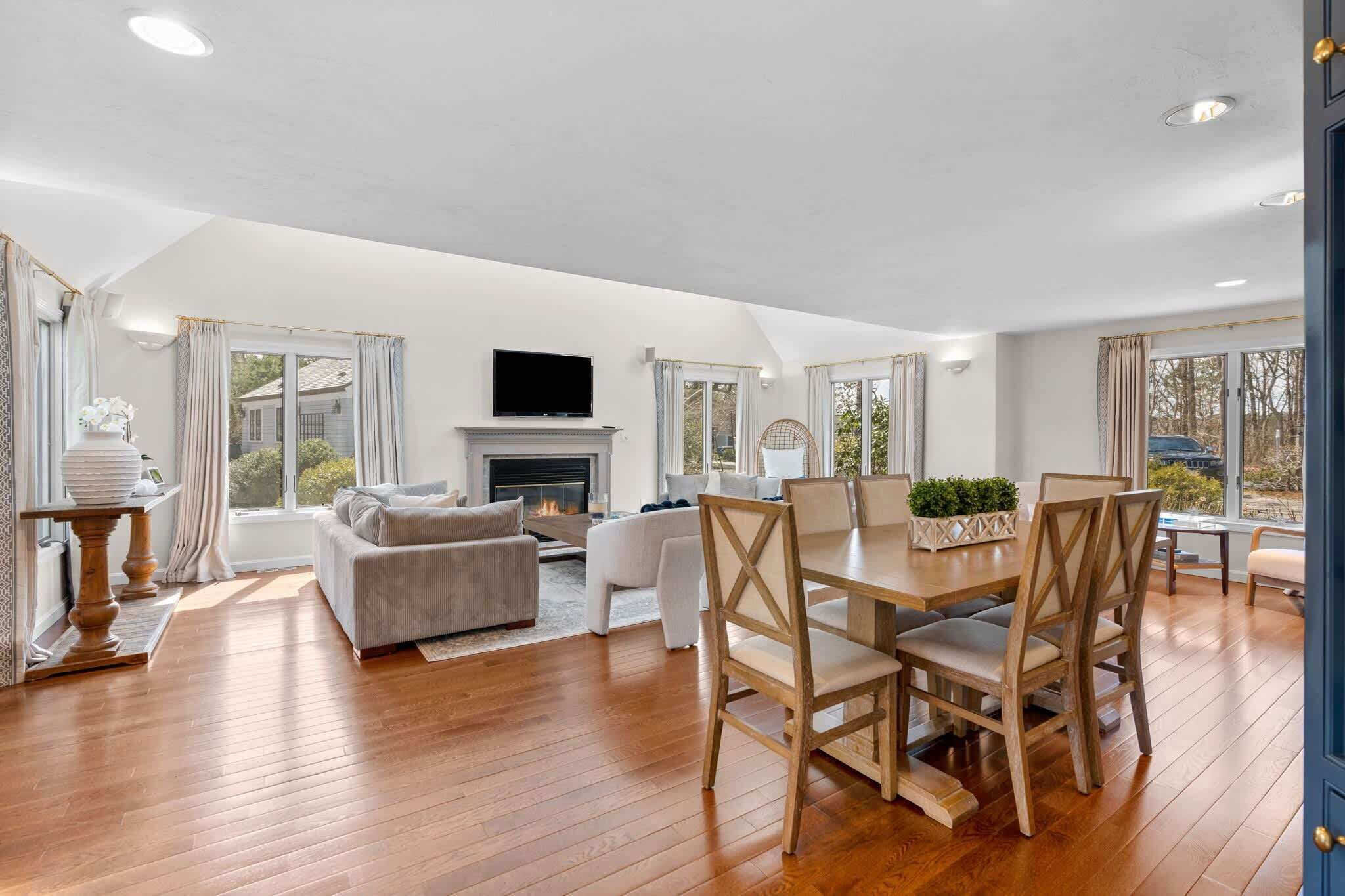 The Gathering Place - For 6 With Fire Pit - Mashpee, MA