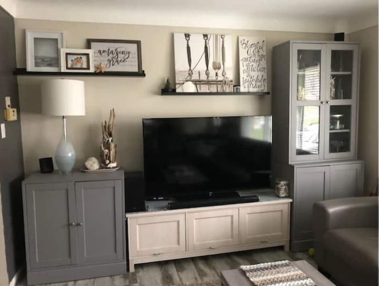 Driftwood On The Lakeshore - Sarnia