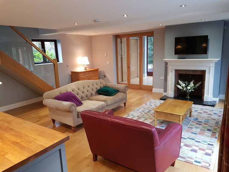 Beautiful Cottage In Woodland Setting Close To The Dorset Coast - Lulworth Cove