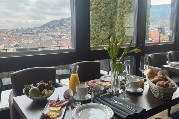 Pequeno-almoço tipo buffet diário incluído