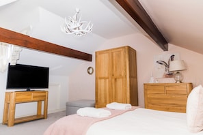Quarto Deluxe | Ferro/tábua de engomar, Wi-fi grátis 