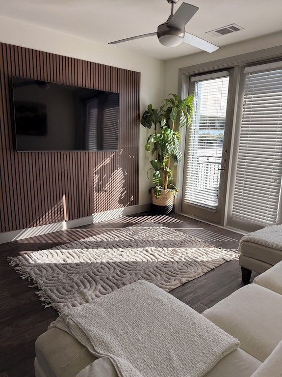 Charming, Cozy 2-bedroom With Luxury Gym, Wifi, & Pool In Addison - 캐럴턴