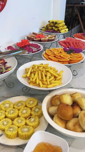 Pequeno-almoço tipo buffet diário incluído 