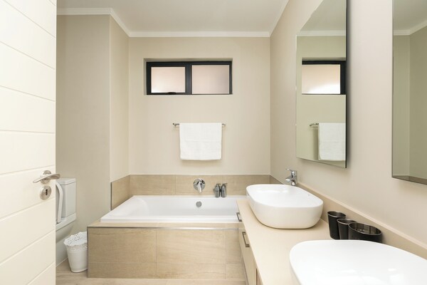 Lux Suite - Johannesburg