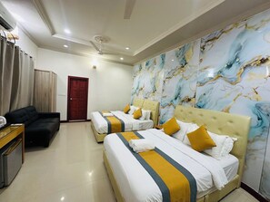 Quarto Duplo Deluxe, vista para o jardim | Secretária, ferro/tábua de engomar, Wi-fi grátis