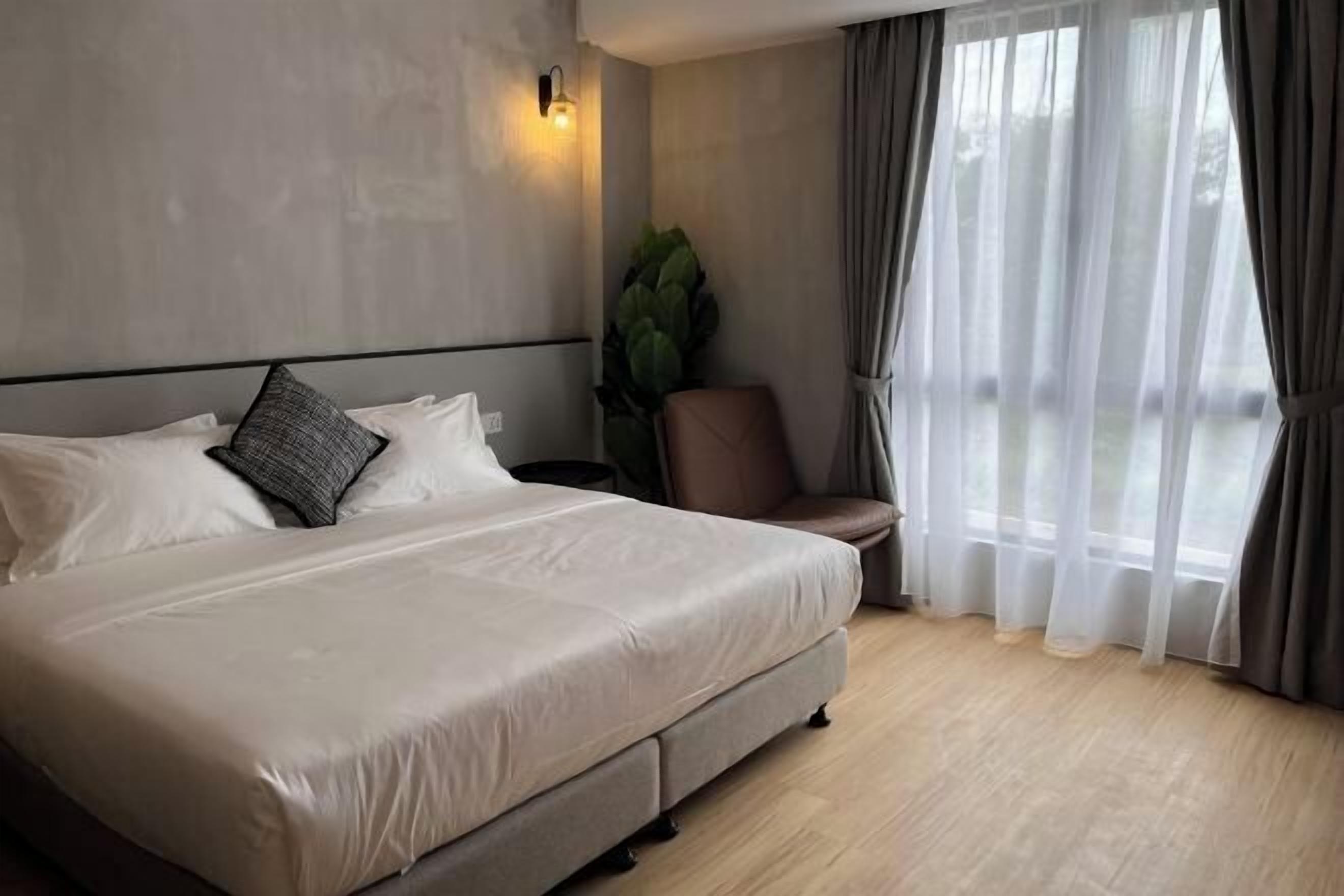 Secretária, secretária adequada para computadores portáteis 