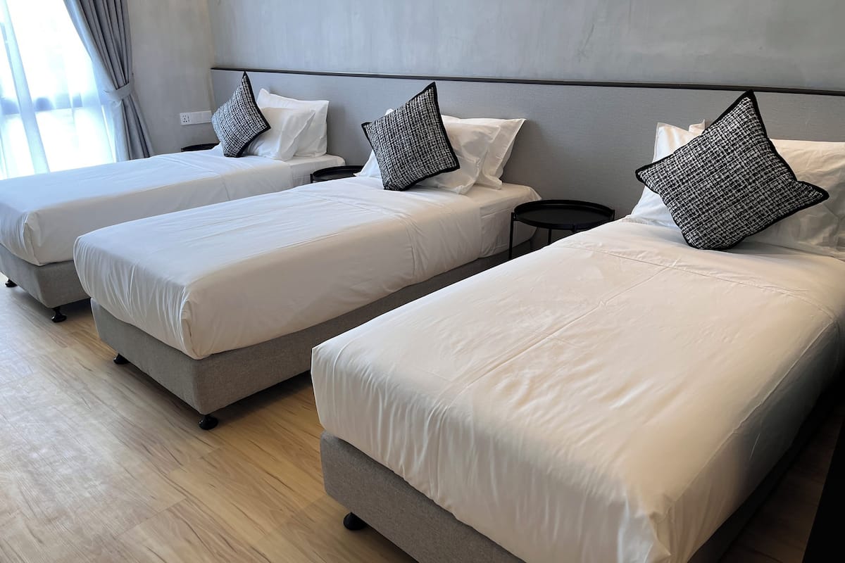 Suíte família | 1 quarto, escrivaninha, espaço de trabalho para notebook