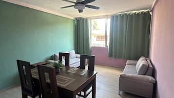 Suíte família | Cozinha privada | Frigobar, micro-ondas, fogão, cooktop