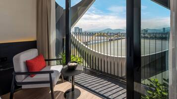 King Room River Front | Varanda