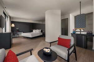 Grand Suite River View | Roupa de alta qualidade, camas de colchão Select Comfort, minibar 