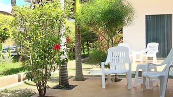Bungalow Standard, vista para o resort | Terraço/pátio interior