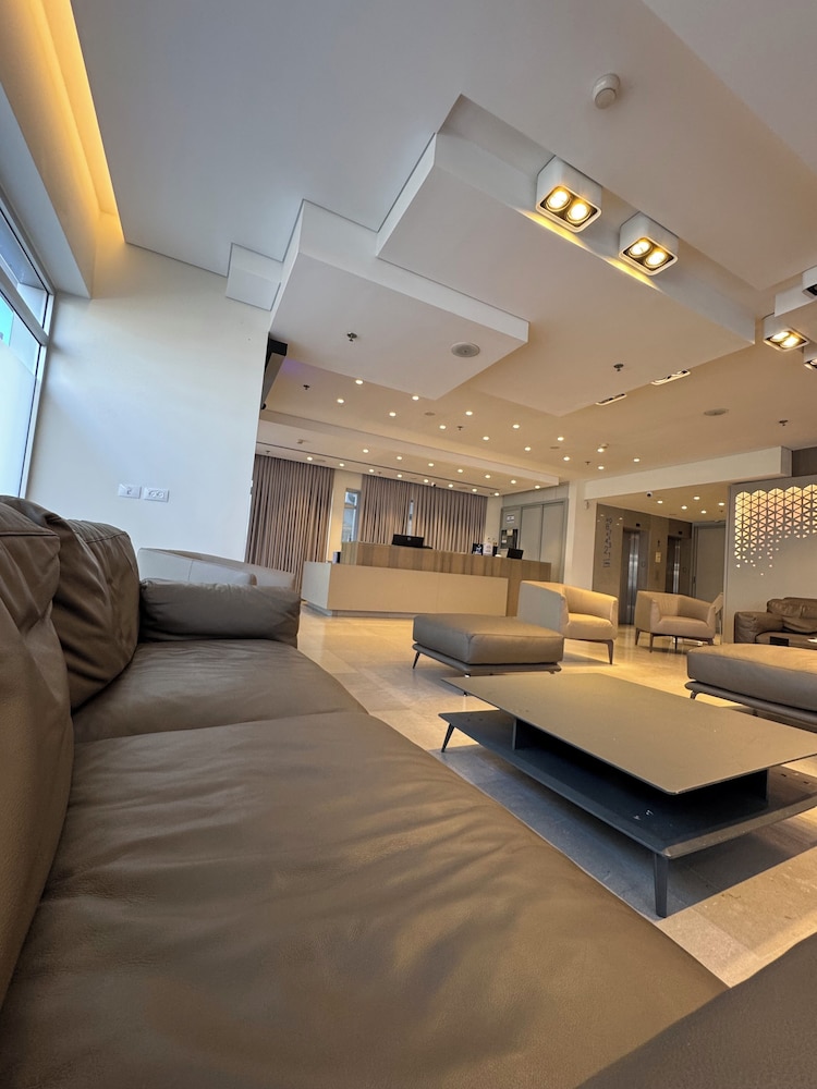 Abratel Sea View - Tel Aviv