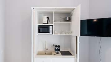 Estúdio | Kitchenette privada | Minifrigorífico, um micro-ondas, uma placa de cozinha
