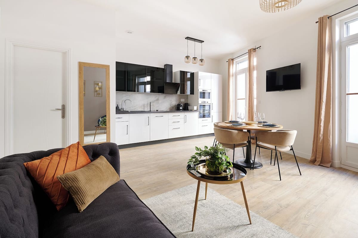 Apartamento, 1 cama Queen, sacada | Área de estar