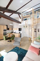 Duplex superluxo, 2 quartos, cozinha | Área de estar