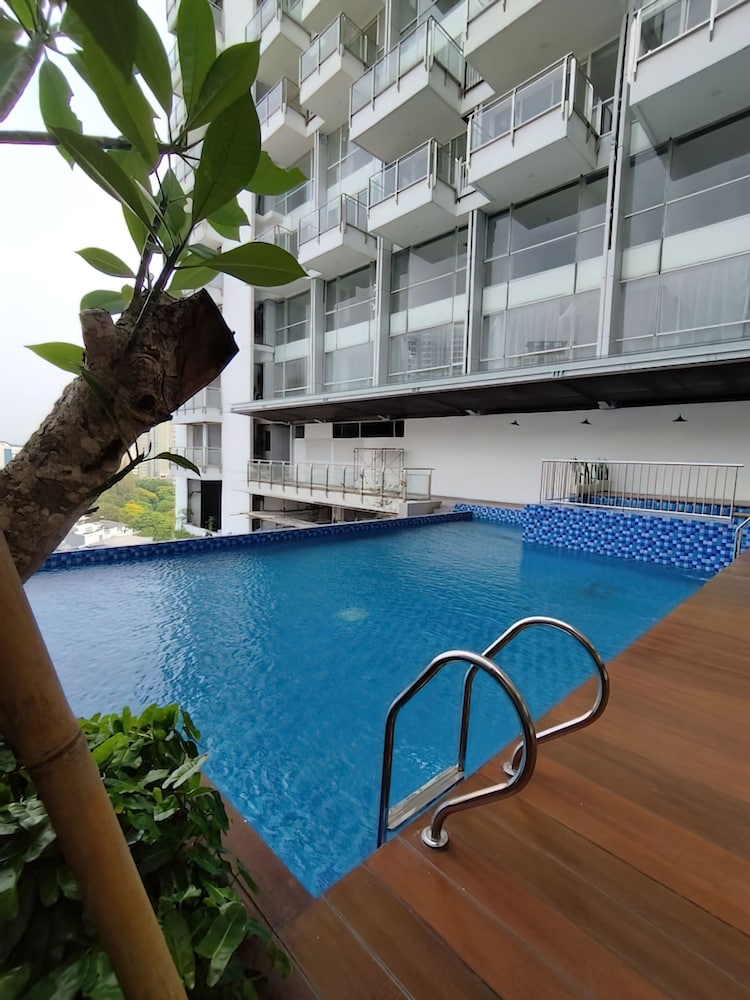 Springhill Royale Suites Sky Pool - Jakarta