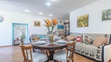 Apartamento família, vários quartos (La Sciumara with beach access) | Opções para refeição