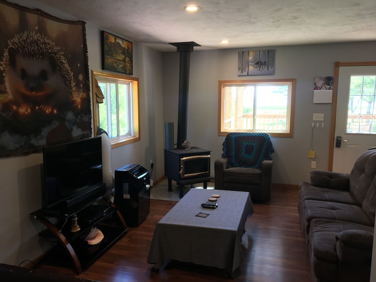 Ocean Front Cozy Cottage Home On Private Beach & Boardwalk With Pool - New Brunswick