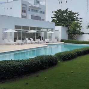 Piscina estreita