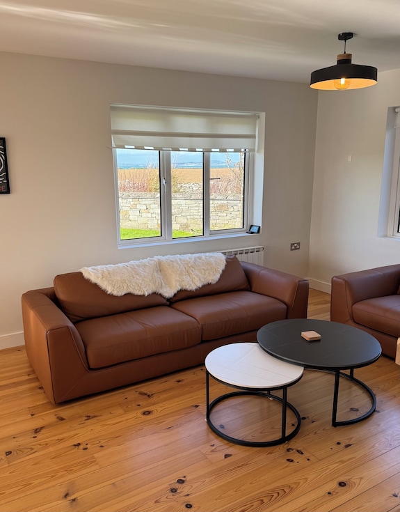 Come For The View, Stay For The Serenity In This 3 Bedroom House Near Hook Head! - 워터포드