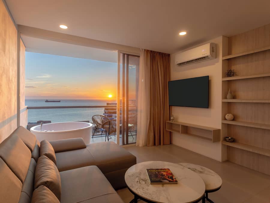 Apartamento luxo | Cofres nos quartos, escrivaninha, espaço de trabalho para notebook