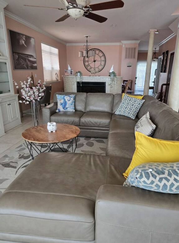 Your Perfect Waterfront Oasis Overlooking The Chesapeake Bay Awaits! - Chesapeake Beach, MD