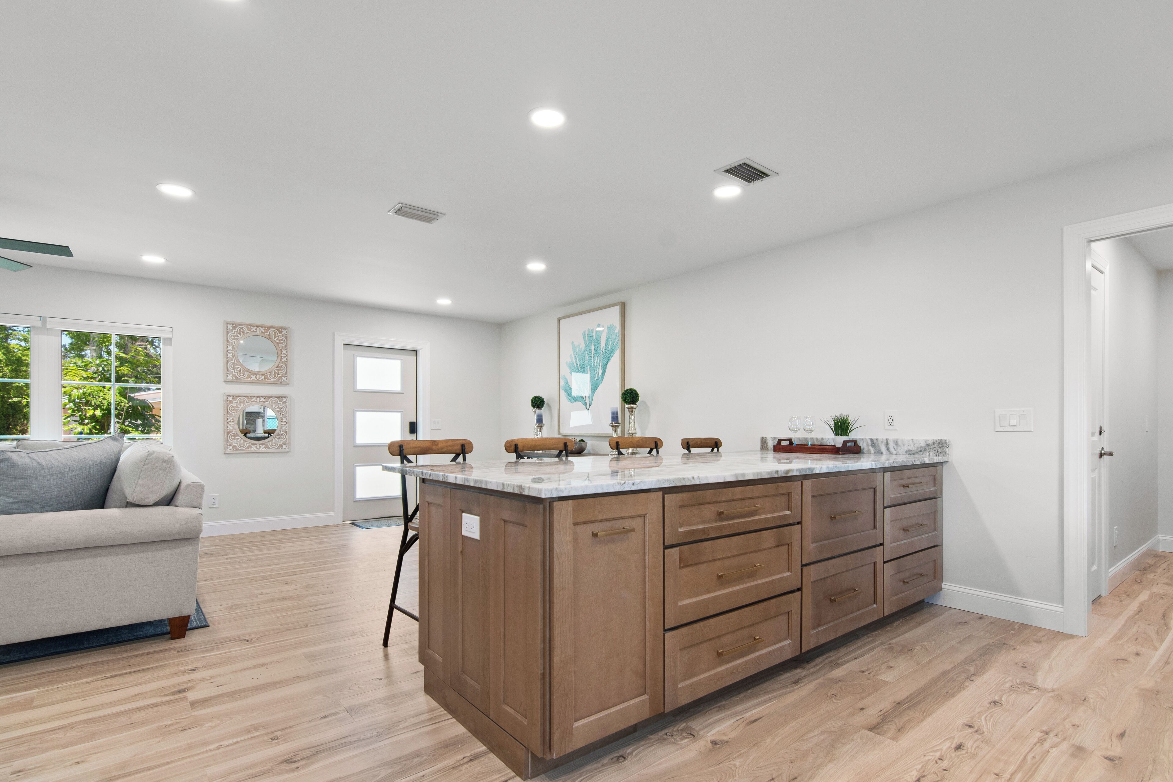 Charming, Fully Renovated  3bd/2bth House In Awesome Vero Beach. Dogs Welcome! - Vero Beach, FL