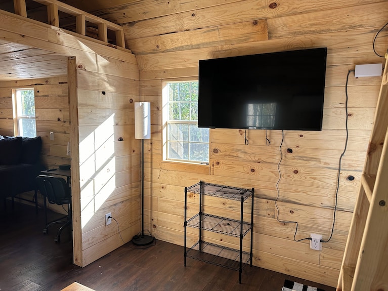 Cozy Tiny Cabin Near Leech Lake Complete With Firepit + Trails - Leech Lake, MN