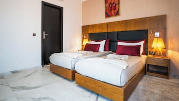 Quarto Duplo Standard | 1 quarto, roupa de alta qualidade, edredões de penas, minibar