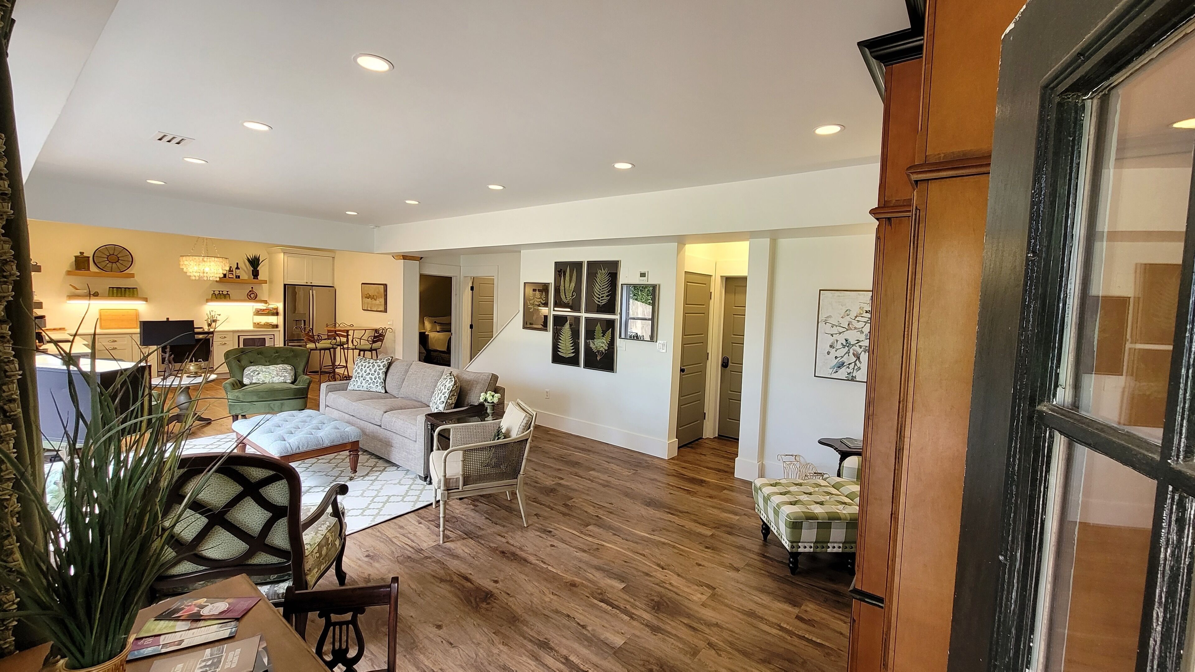 Charming 2bedroom Villa In The Terrace Level Of The Host Home,completely Private - Carl