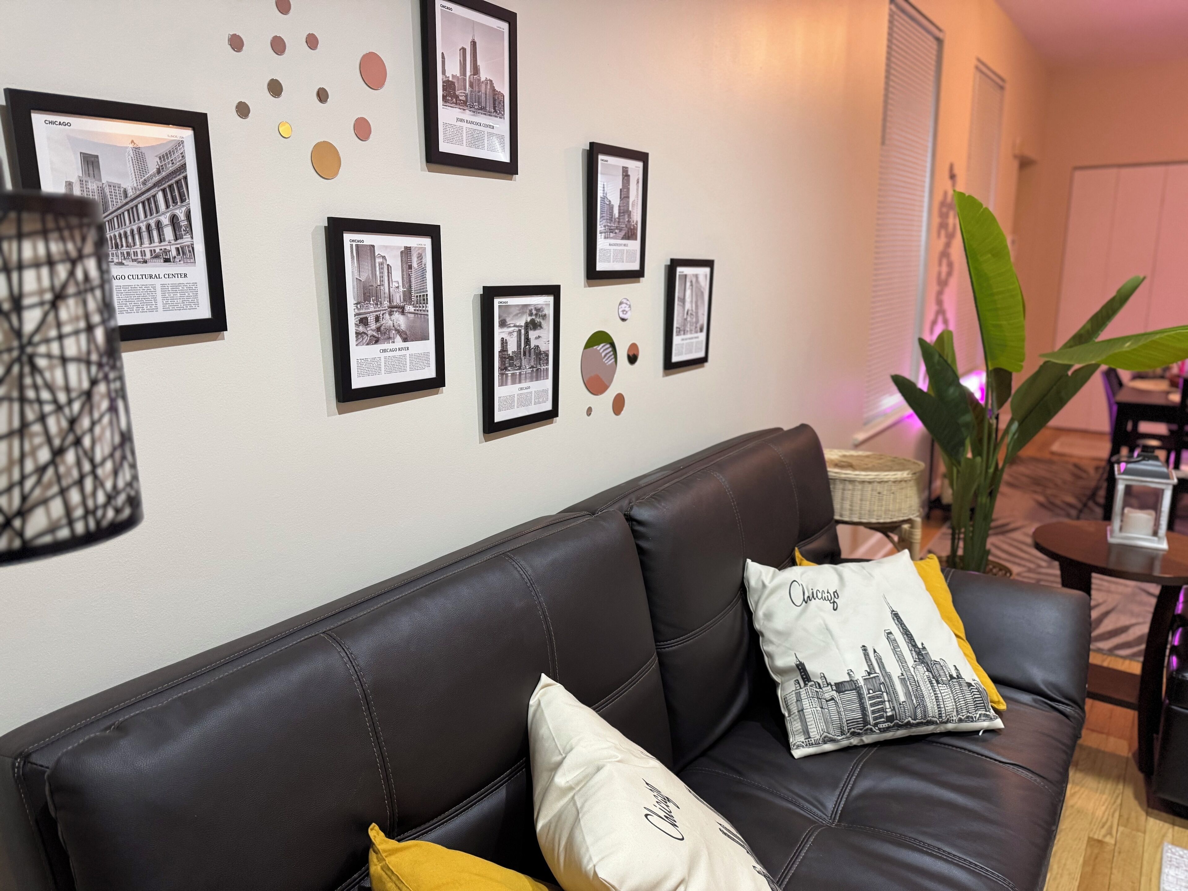 Modern 1-bedroom Apartment With 1 Free Parking, Whirlpool Bathtub,full Kitchen - Chicago, IL