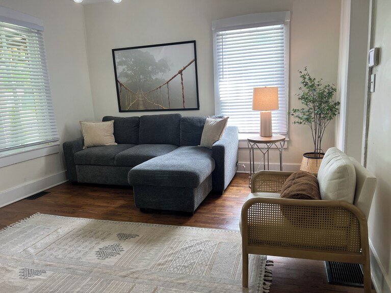 Charming 3 Bed 2 Bath Home In Lovely North Lawrence With An Expansive Yard. - Lawrence, KS