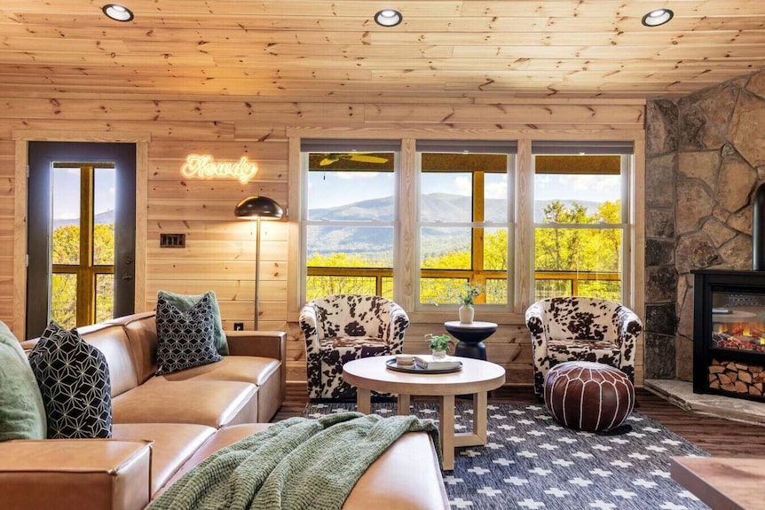 Howdy Cabin: Hot Tub, Stunning Views, Evse, Wi-fi - Shenandoah, VA