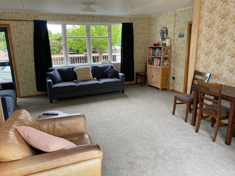 Cosy 1960's Kiwi Holiday House - Omarama